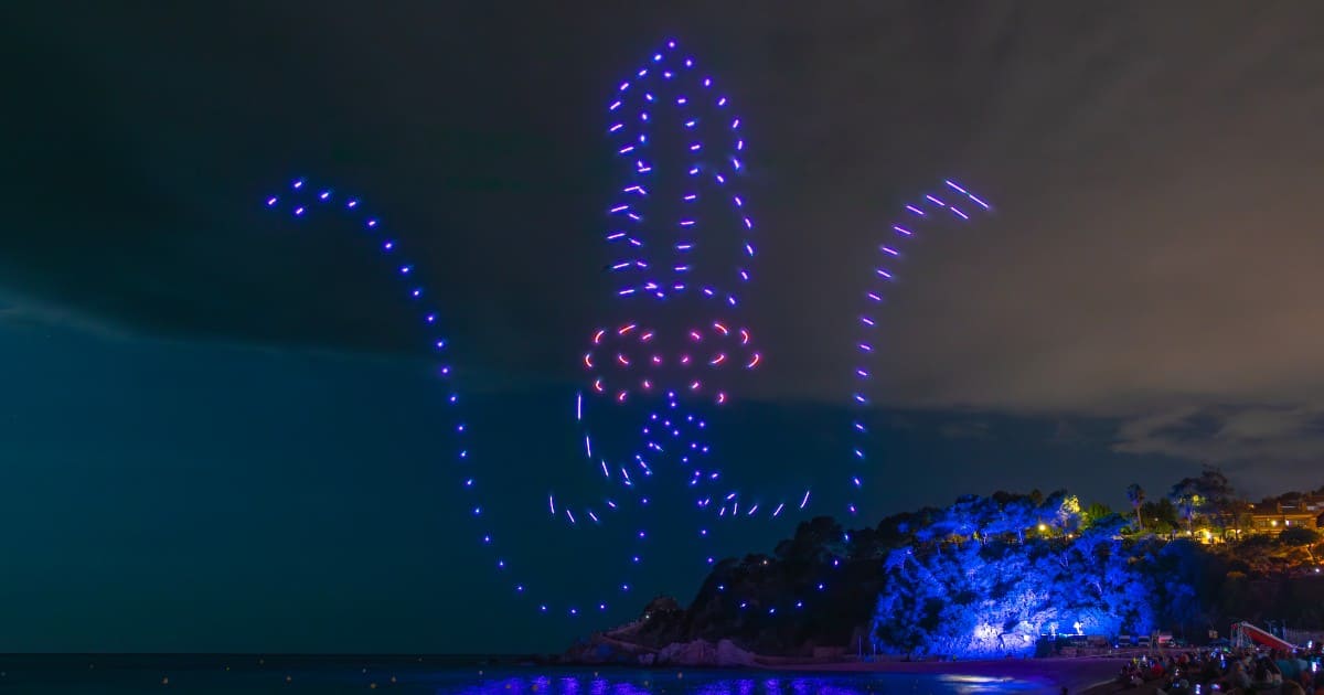 Diffuse - Our services - Spectacle de Drones Lumineux - Drone Light ...