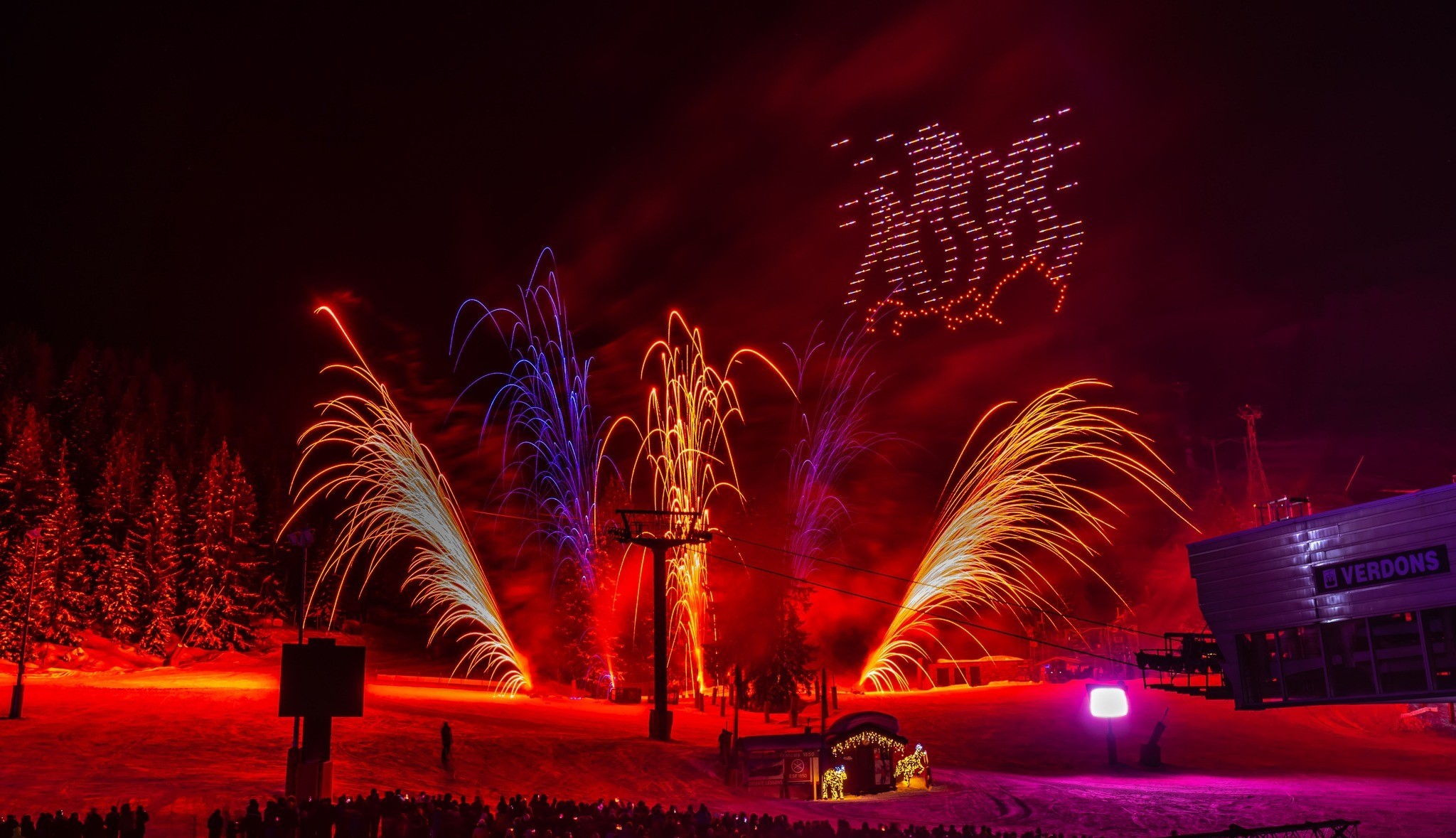 Diffuse - Nos Réalisations - Spectacle de Drones Lumineux - Drone Light ...