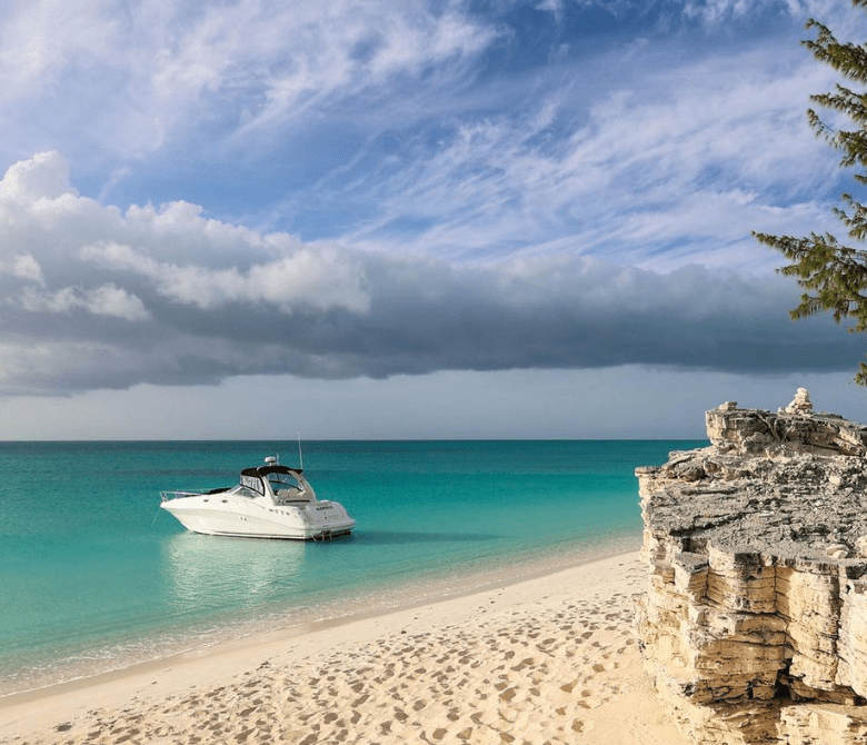 Turks & Caicos Boat Charters & Trips, 100% Clear Boats, Glass Bottom ...