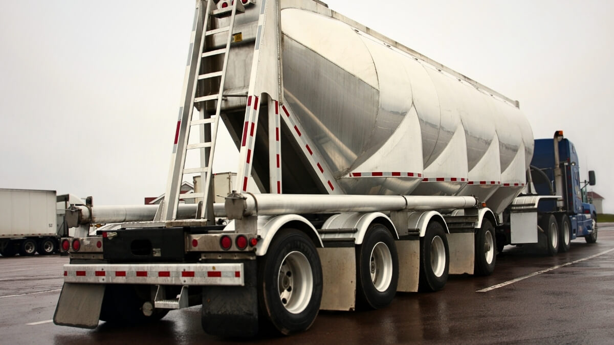 Different Truck Types in Freight: Every Freight Truck & Goods They Haul