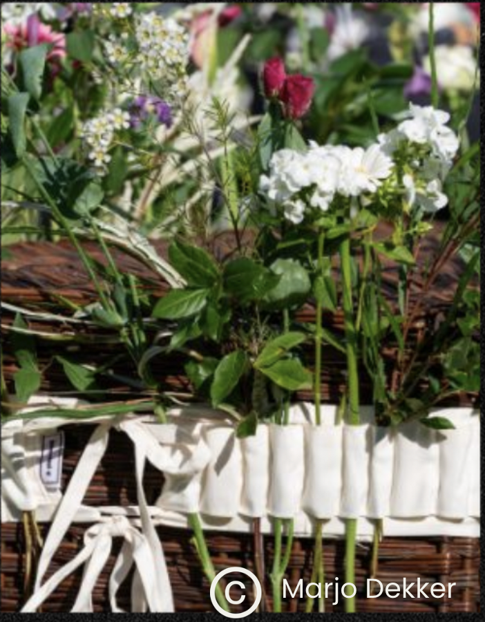 Bloemenband: Een persoonlijk symbool bij afscheid