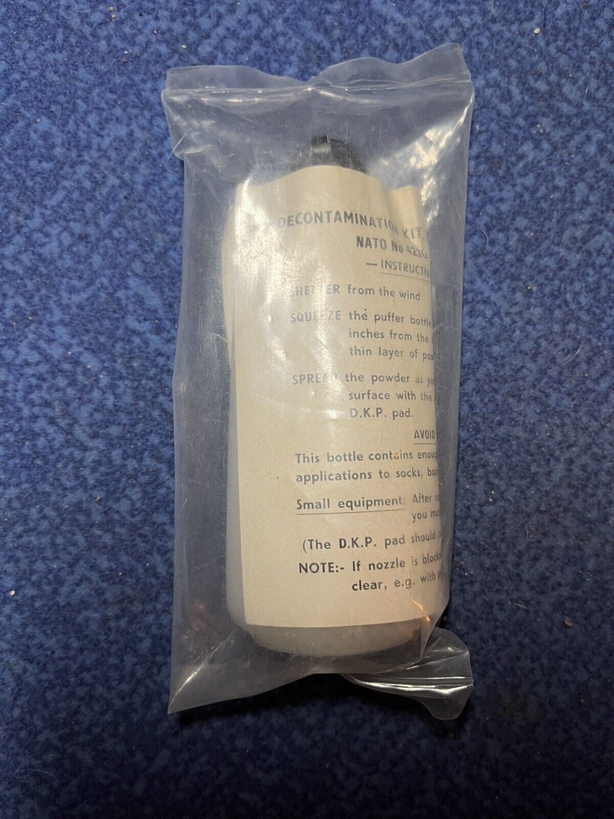 BRITISH ARMY NBC DKP puffer bottles fullers earth decontamination ...