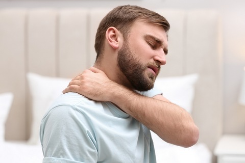 6 Common Pulled Neck Muscle Symptoms