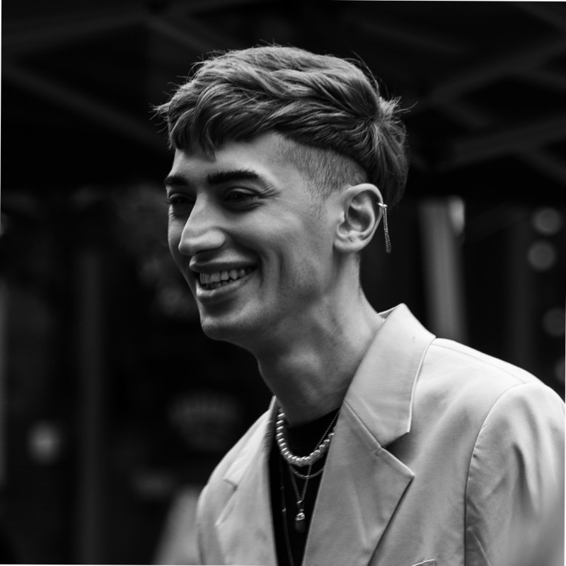 Eighteen - x+why flexible workspace