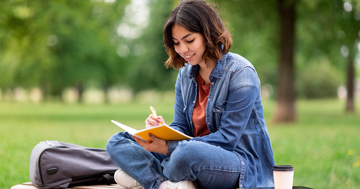 Daily Journaling: Benefits, Ideas & How to Keep a Daily Journal