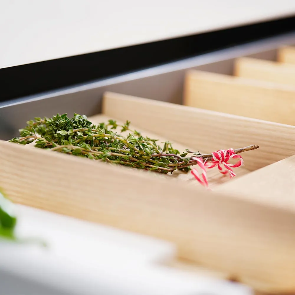 FineLine LiniQ cutlery and drawer inserts