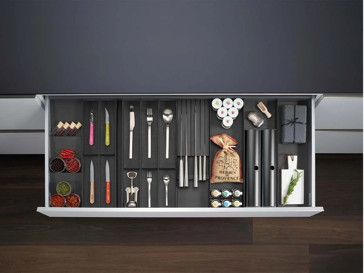 FineLine LiniQ cutlery and drawer inserts