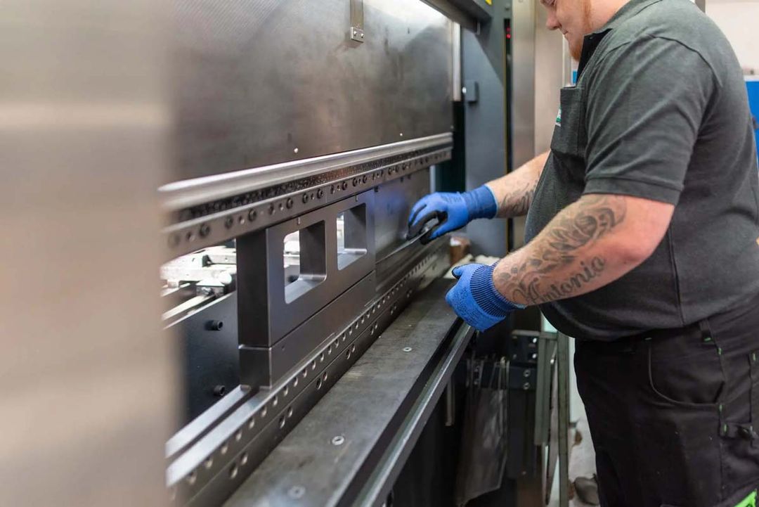 Efficient cathodic dip coating for metal surfaces