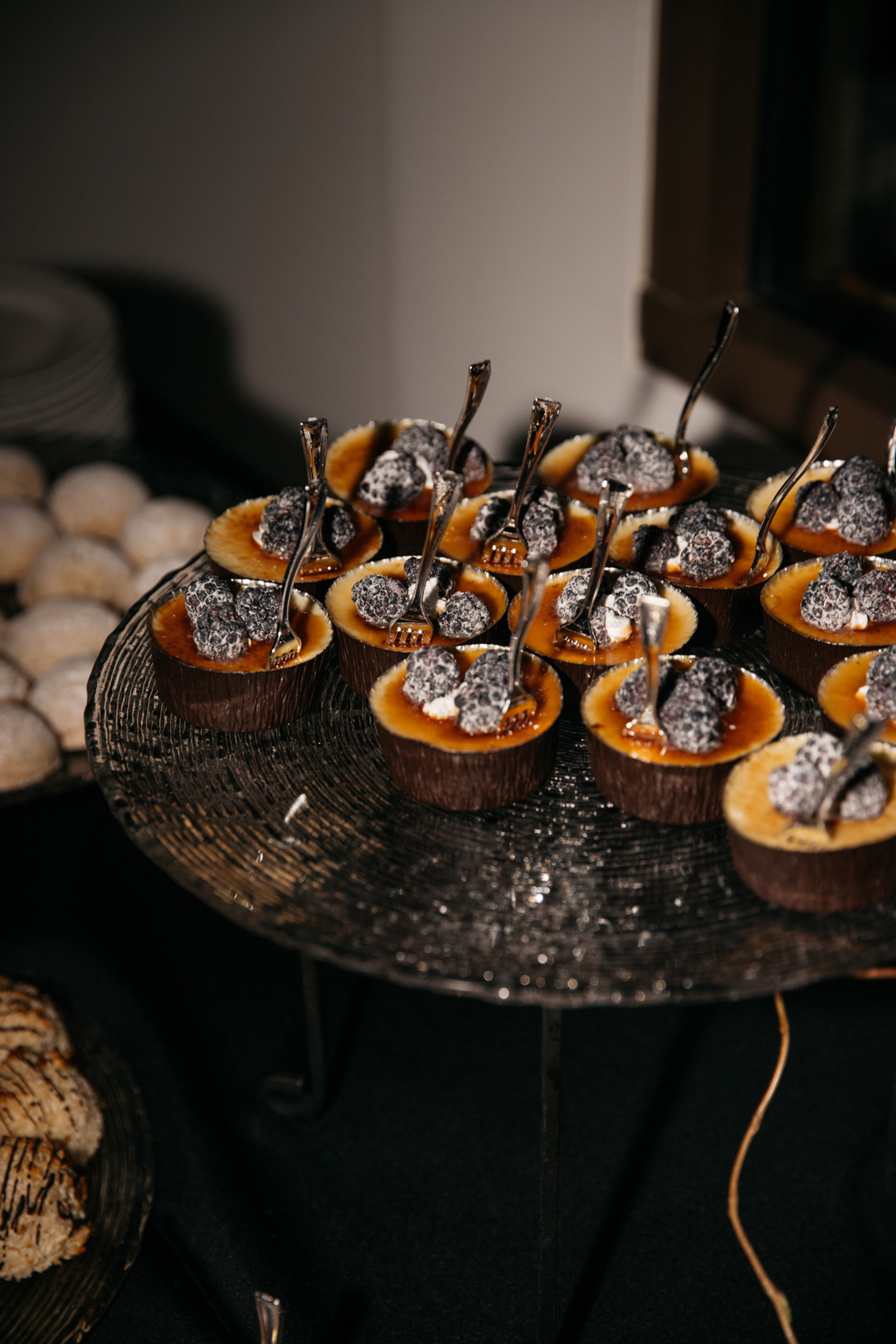 Earthen Black and White Wedding at Serra Plaza | Serra Plaza