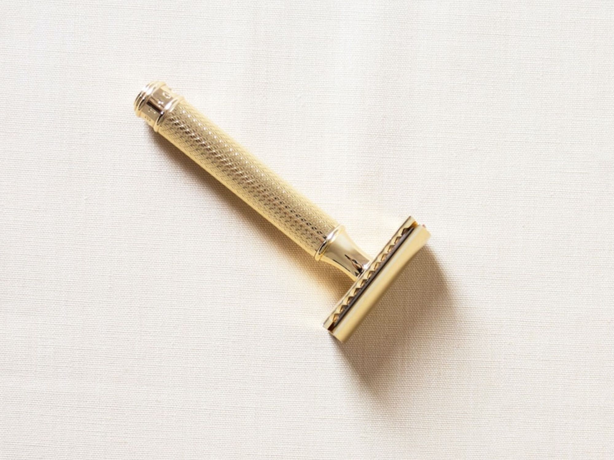 How an Ultrasonic Razor Cleaner Can Transform Your Shaving Routine