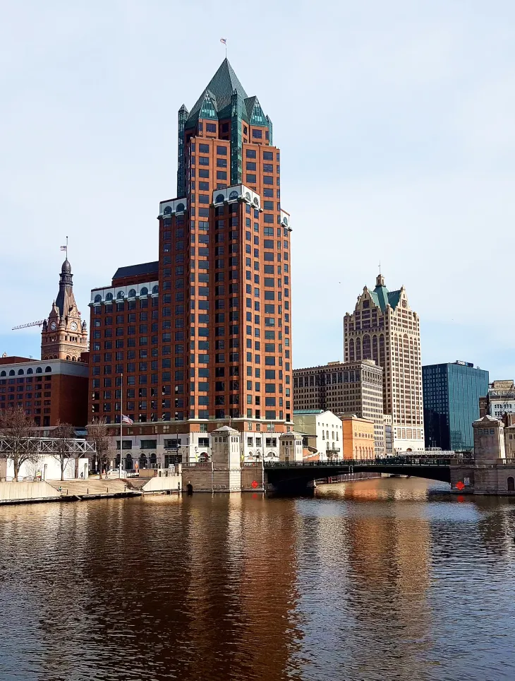 Milwaukee Temporary Staffing Services with 27,200+ workers | Instawork