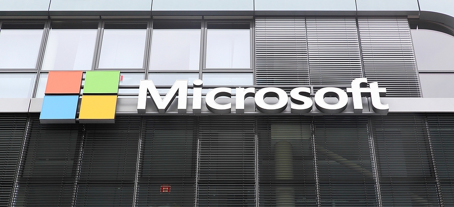 Microsoft Teams Now Has a Green Screen Feature to Make Virtual ...