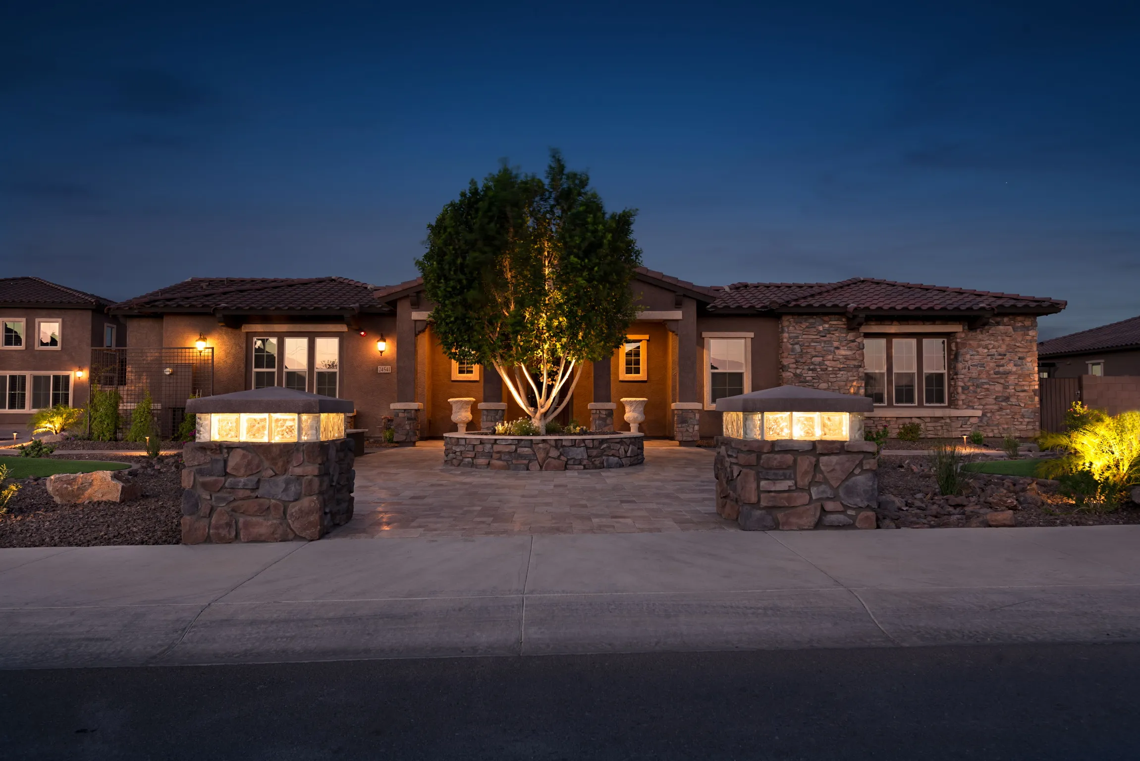 Landscape & Hardscape Gallery - Thunderbird Pools