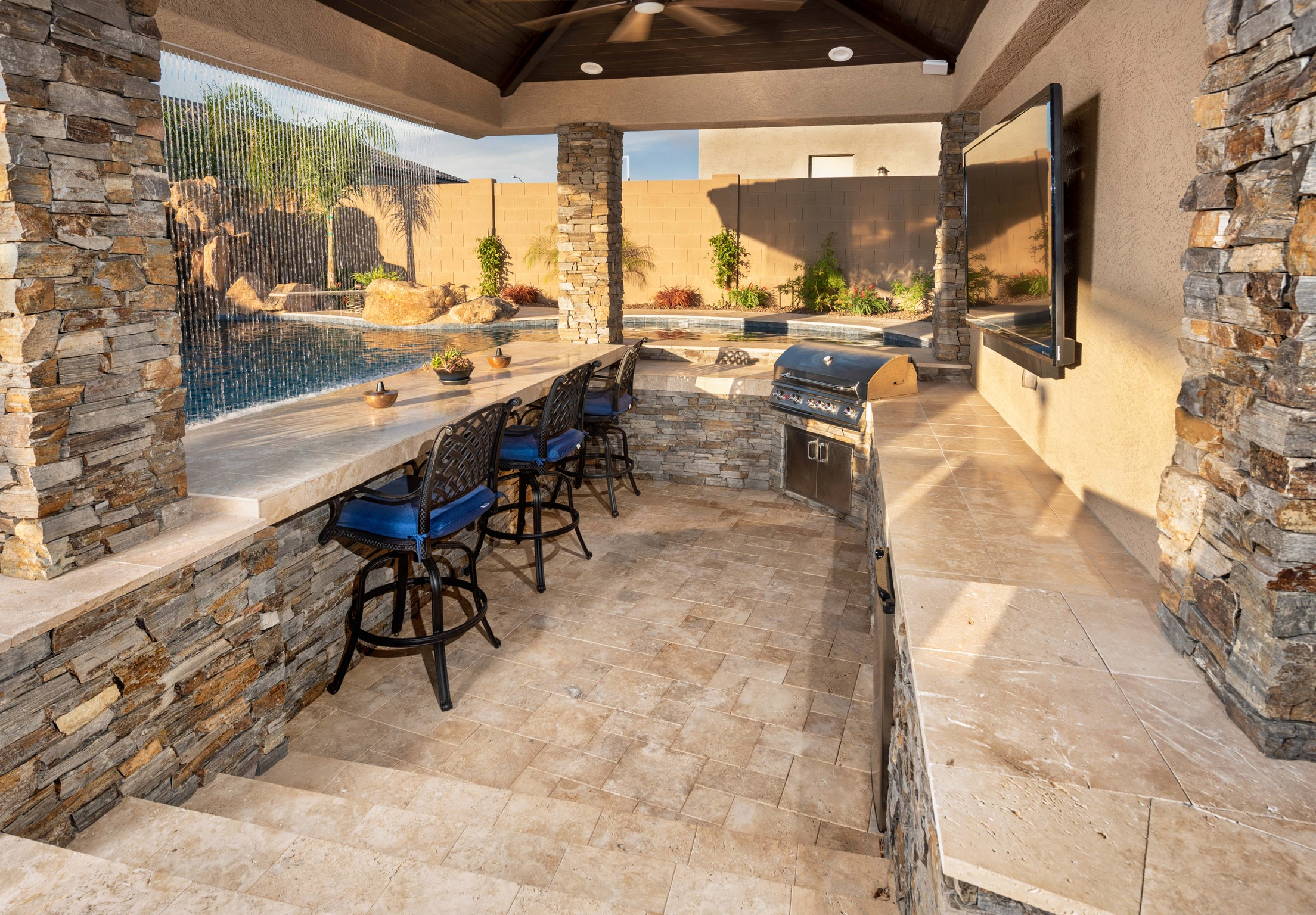 Landscape & Hardscape Gallery - Thunderbird Pools