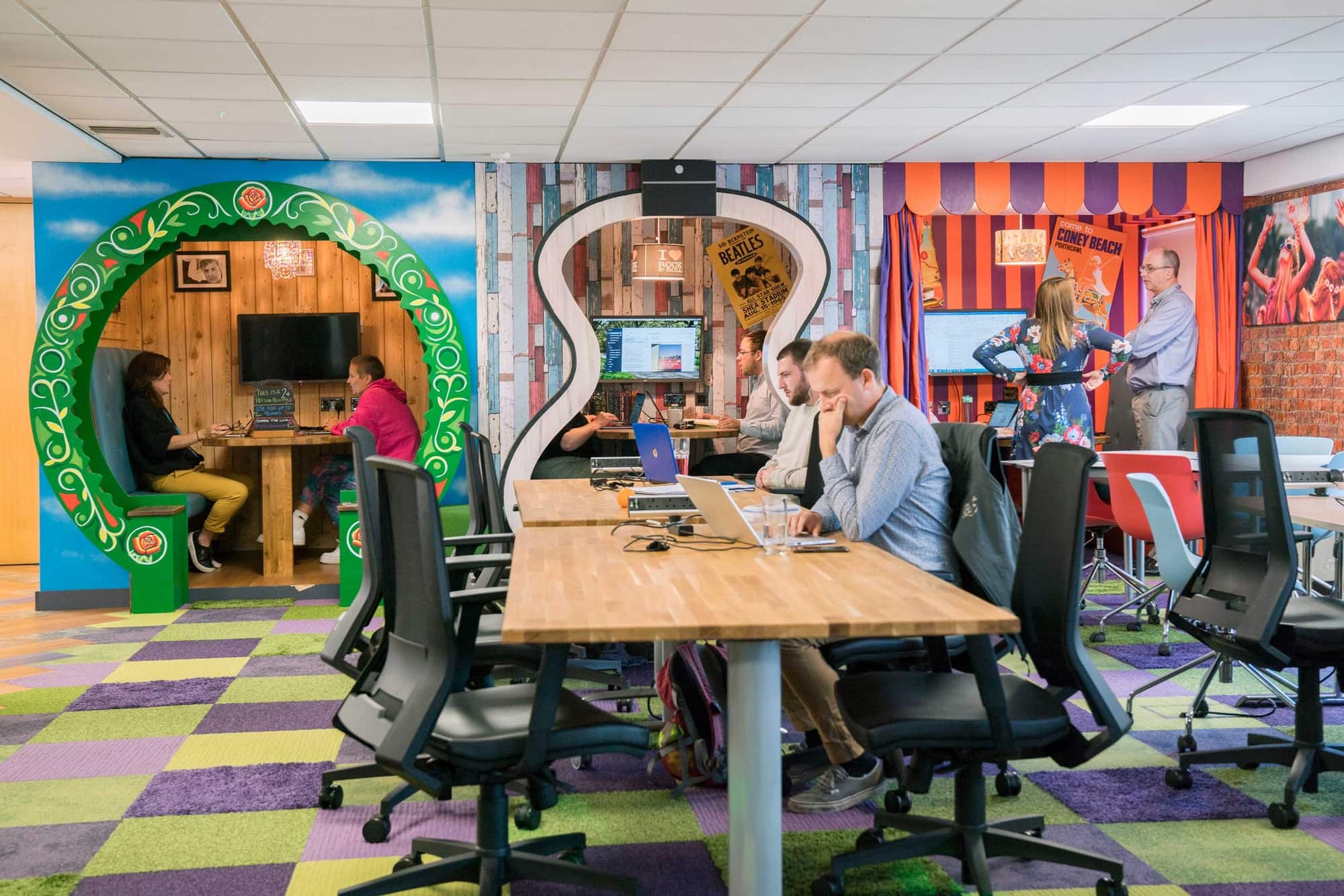 Bristol Hot Desk | Coworking Space at DeskLodge