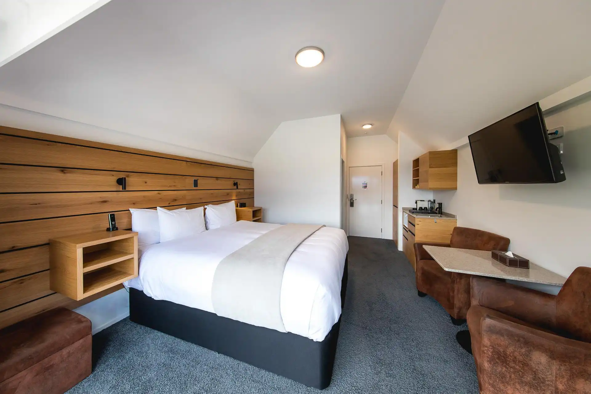 Book a Stay in a Lake View Studios with Balcony at Lomond Lodge