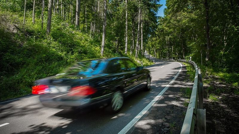 Routes à sens unique : signalisation et sanctions - Ornikar