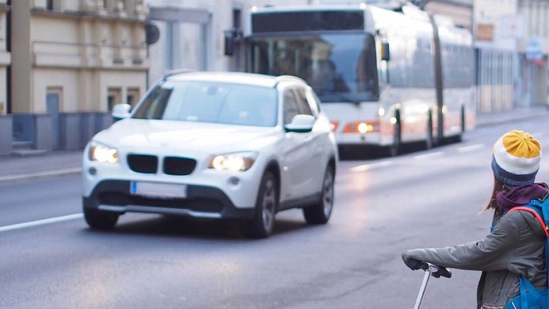 Feux de stop : fonctionnement et obligations - Ornikar