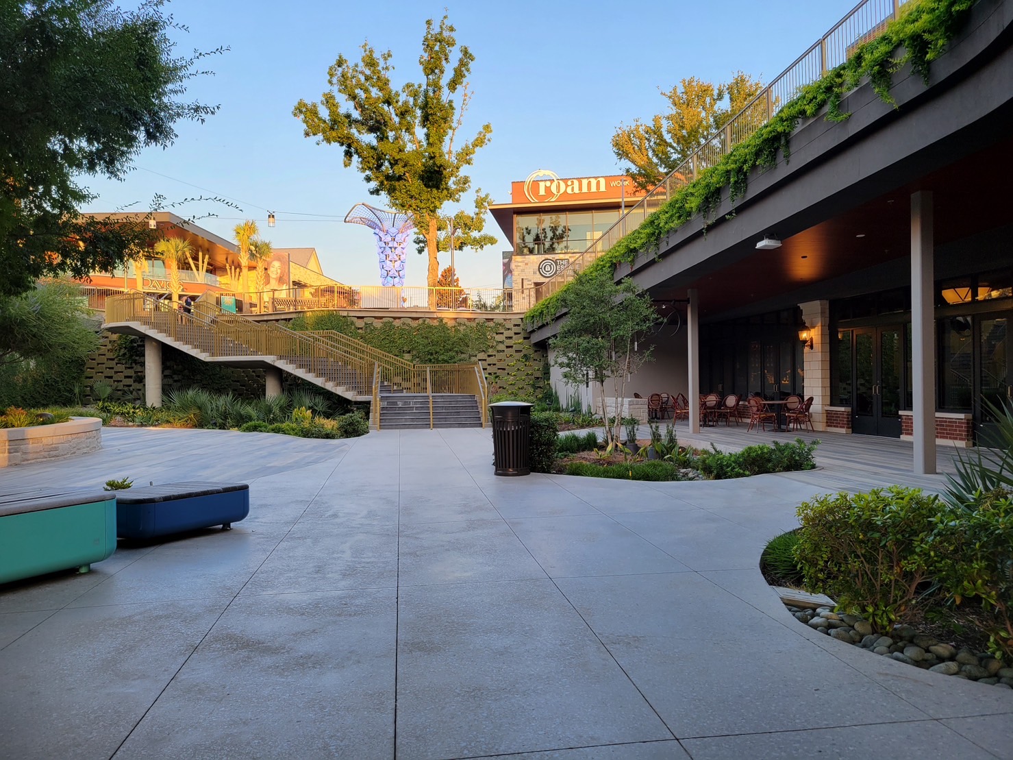 Tande Thai - Eating Well is Our Gift to You.