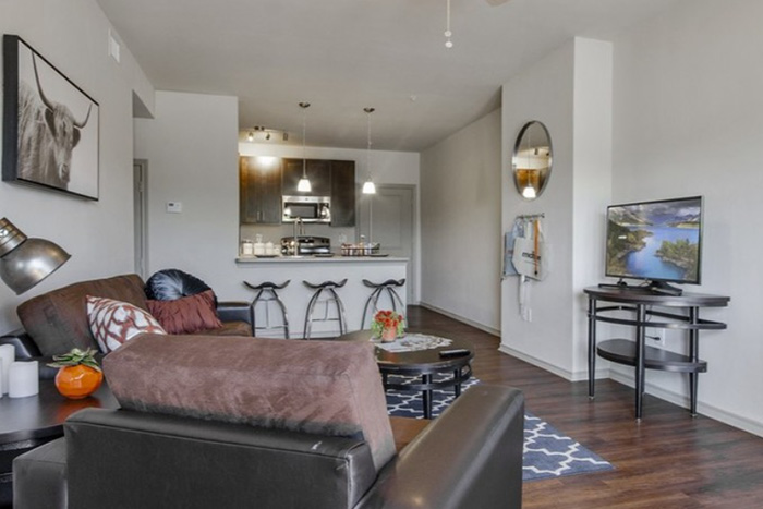 Photos of Midtown Arlington | UTA Apartments