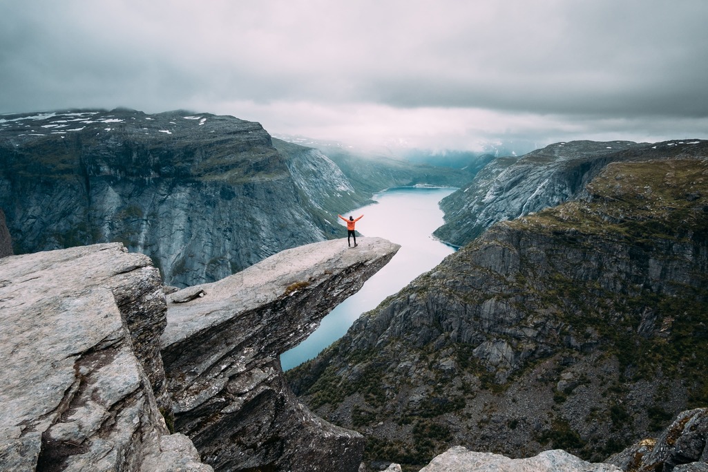 The simple way to deploy a Kubernetes edge cluster - Spectro Cloud