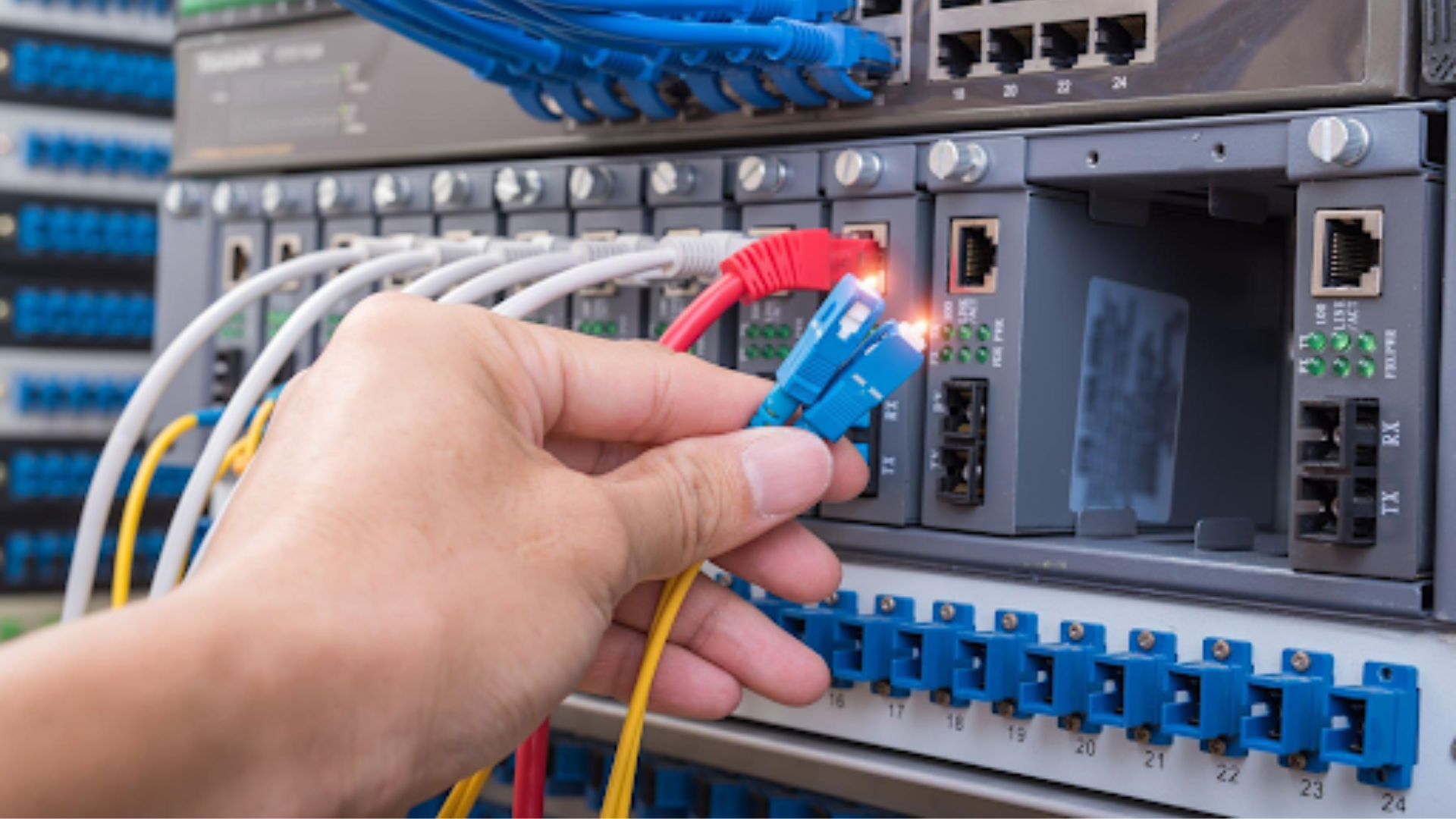 Phoenix: Top Fiber Optic Cable Contractor