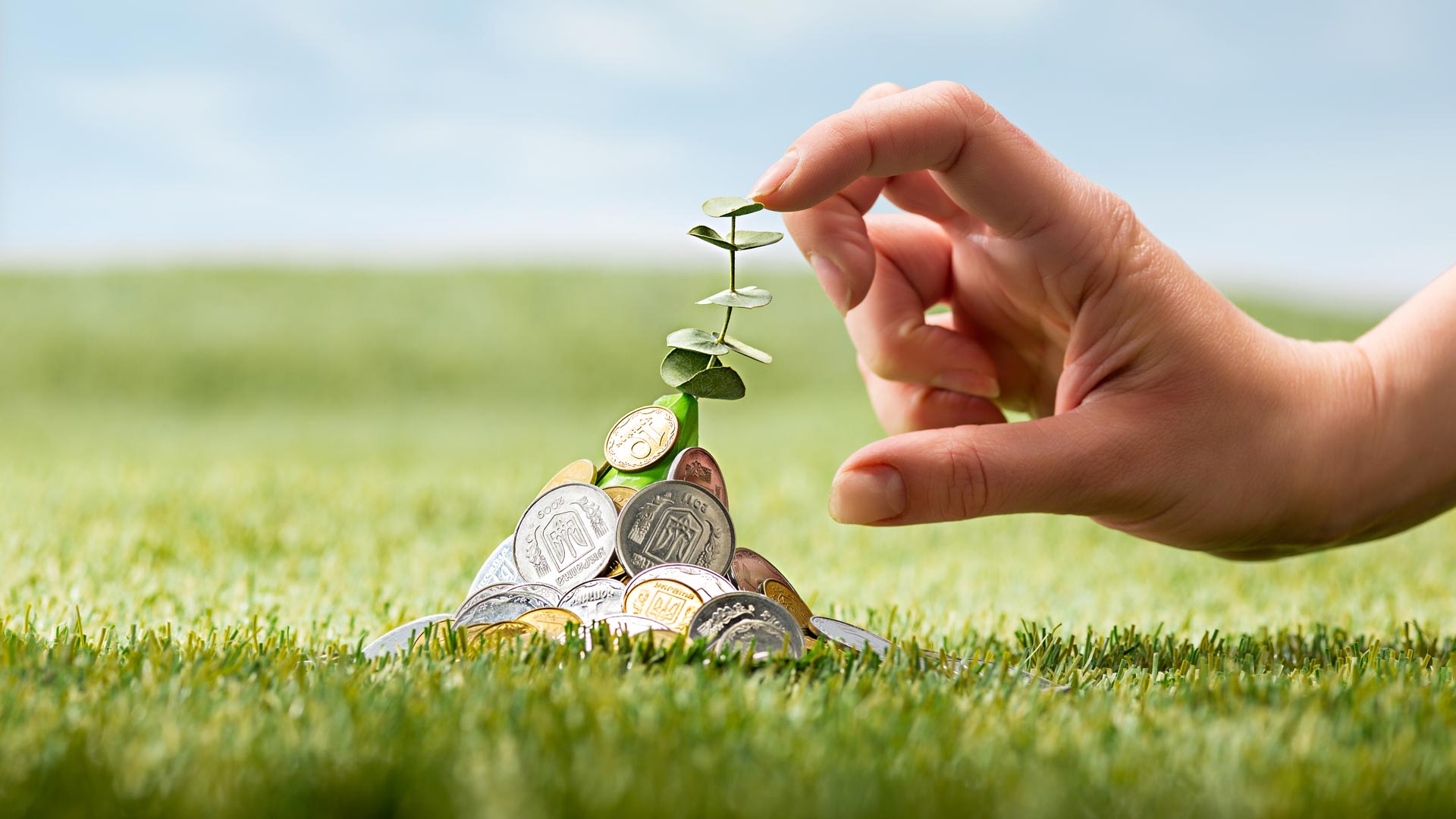 Savings vs Investing: Understand the difference for better Financial future