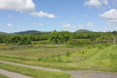 Camden Conservation Commission and Maine Farmland Trust host Farm Walks ...