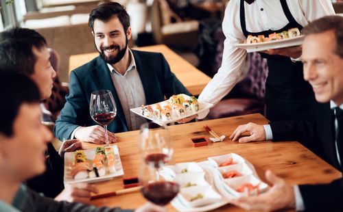 Servicio de mesa en un restaurante >> 4 tipos