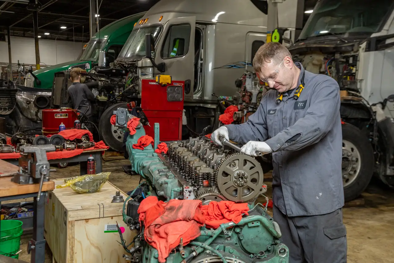 Heavy-Duty Truck Service in Chicago, IL | Connect