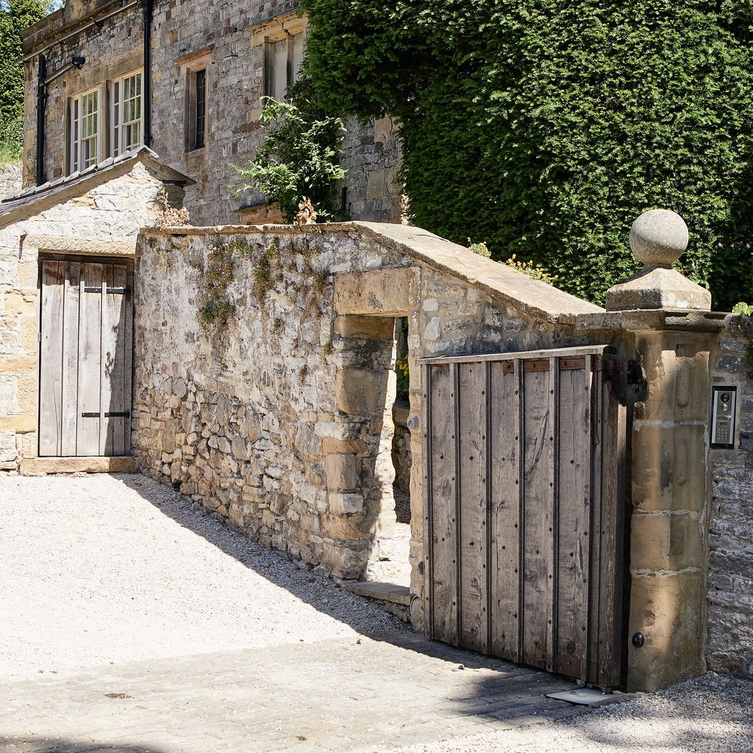 oak gates - Jack Badger traditional joinery company