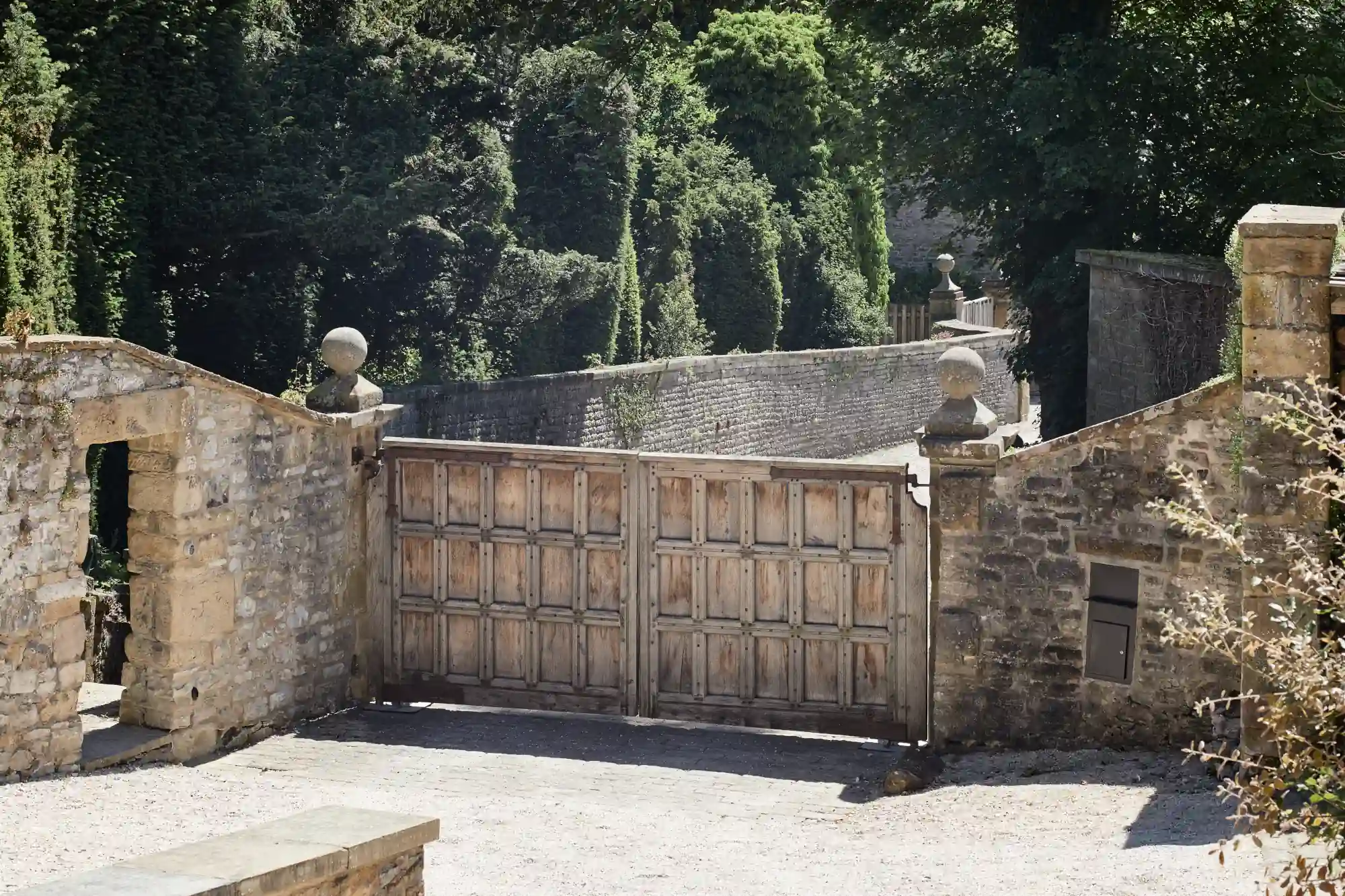 oak gates - Jack Badger traditional joinery company