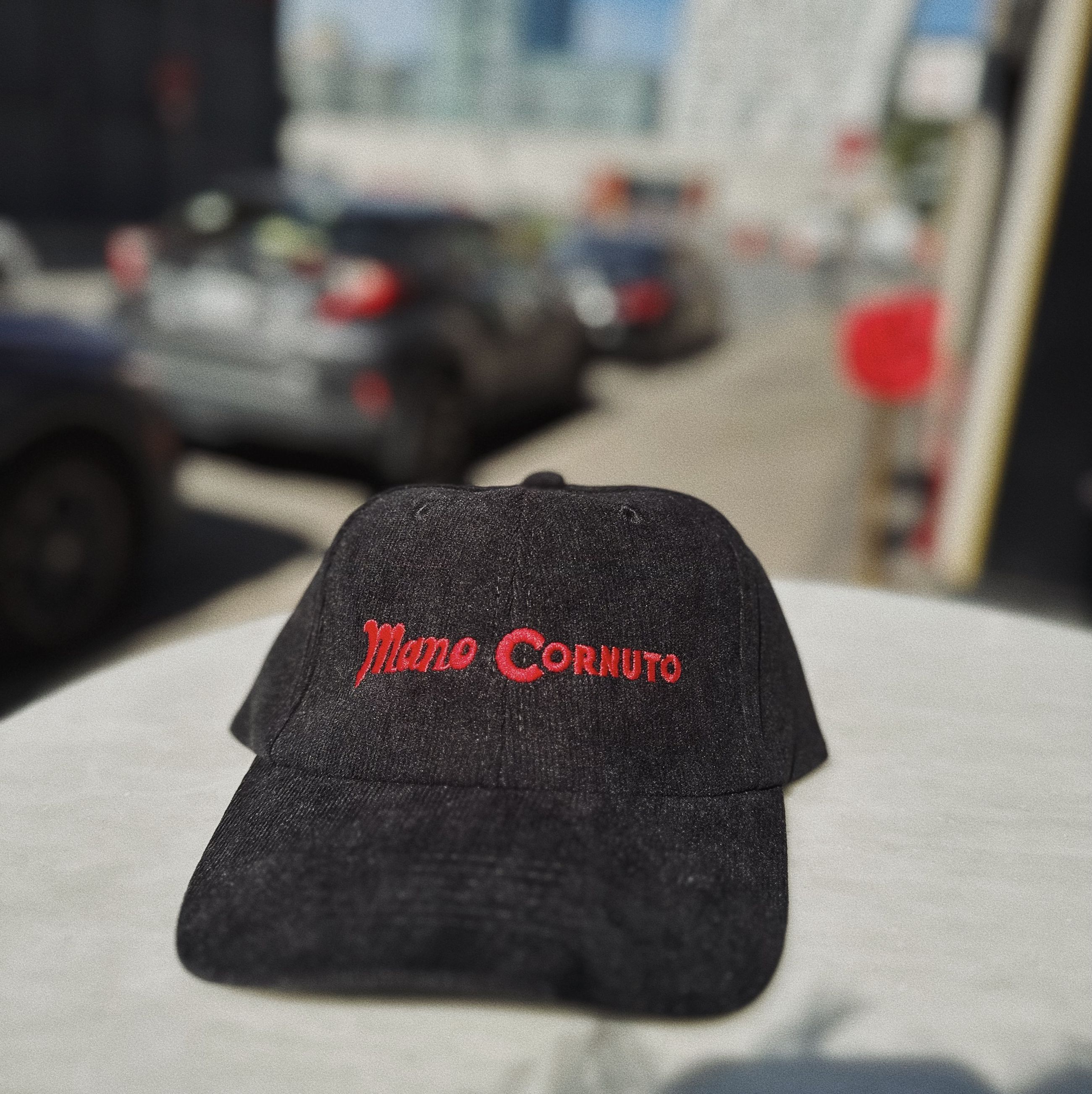 Mano Cornuto