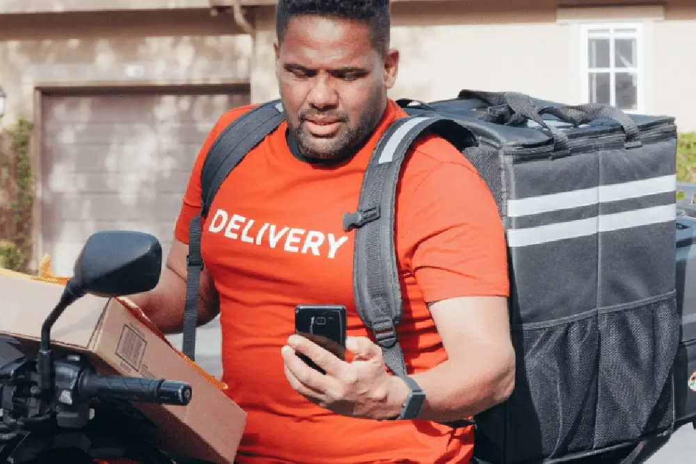 Using a delivery management app to help drivers • Roundtrip