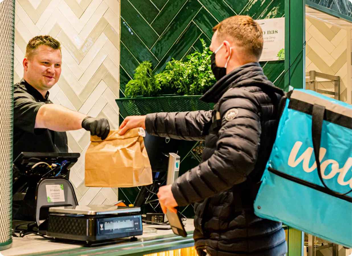 Zintegruj wszystkie kanały sprzedaży restauracji do POS