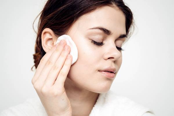 Beauty Med | What Causes Clogged Pores in Oily Skin?