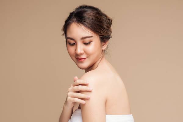 Beauty Med | 5 Shoulder Acne Causes and Their Characteristics
