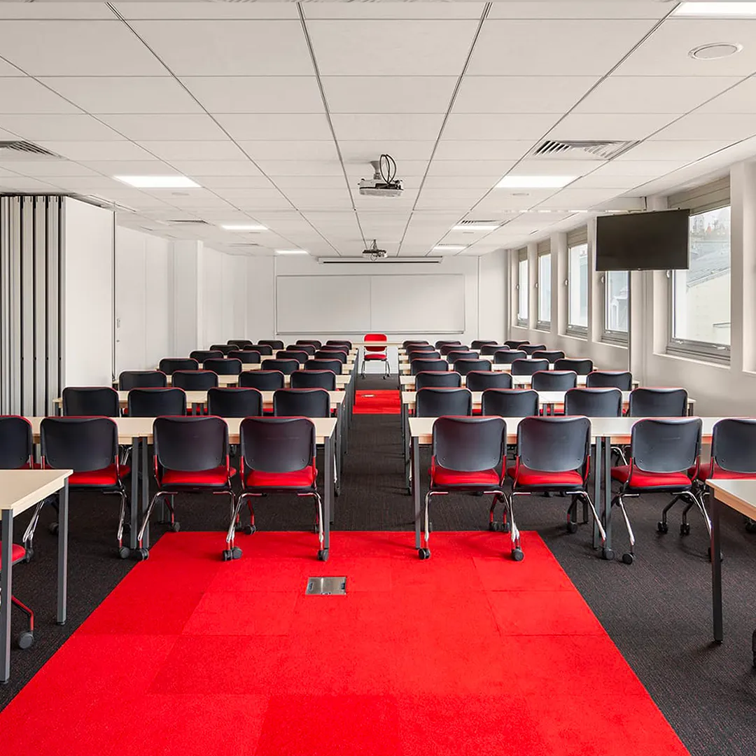 Paris defense room rental