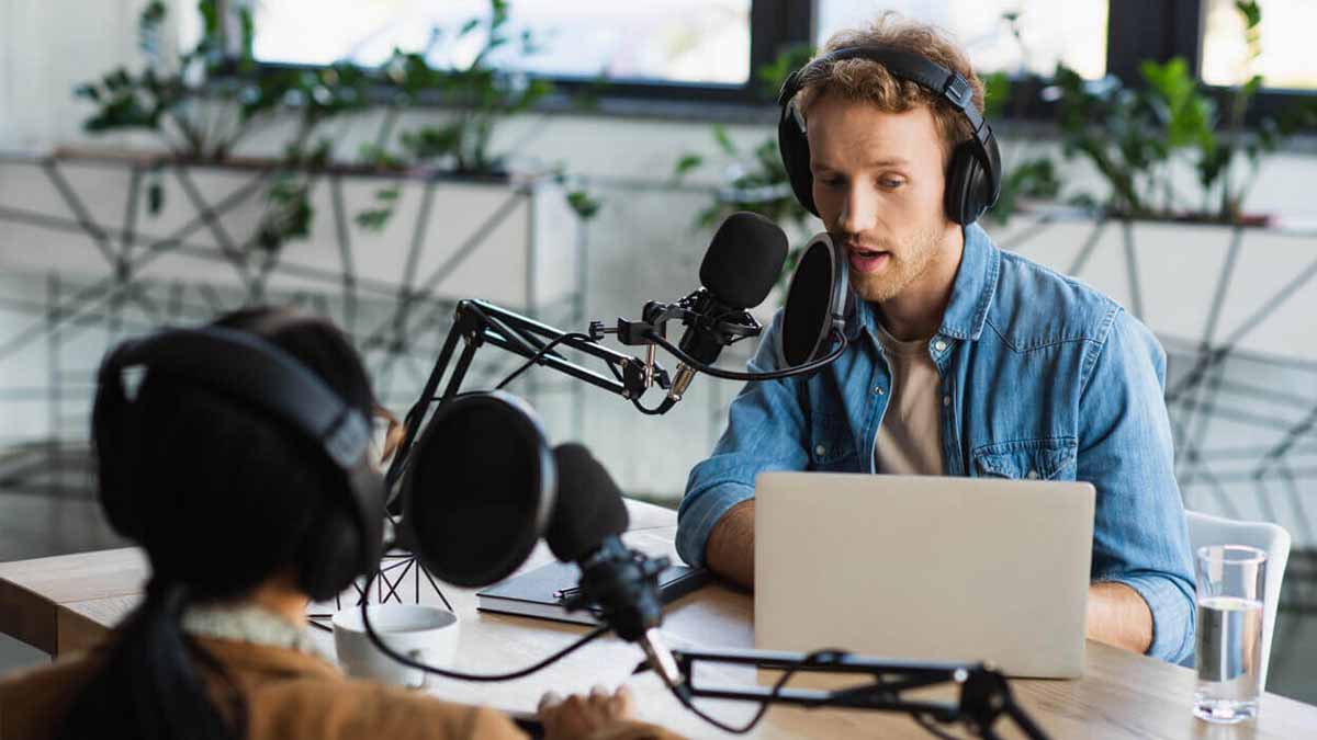 The Comprehensive Guide to Starting a Successful Podcast on YouTube