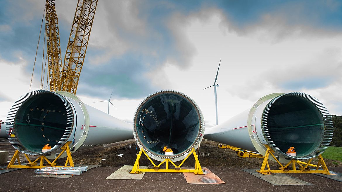 Ferguson Wind Farm - Vestas / Professional Wind Services - Full Assembly