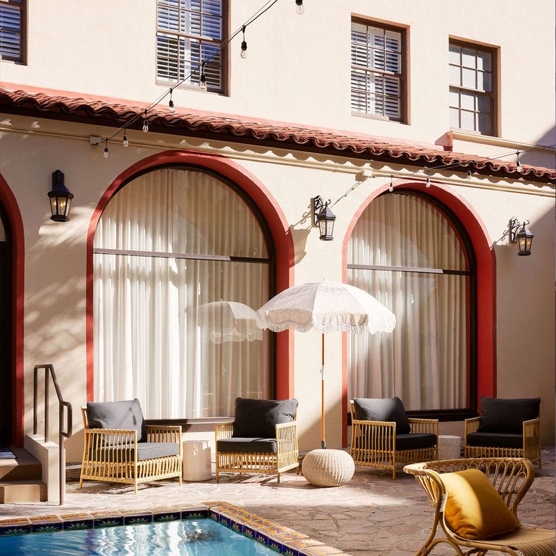 Pasadena Hotel & Pool