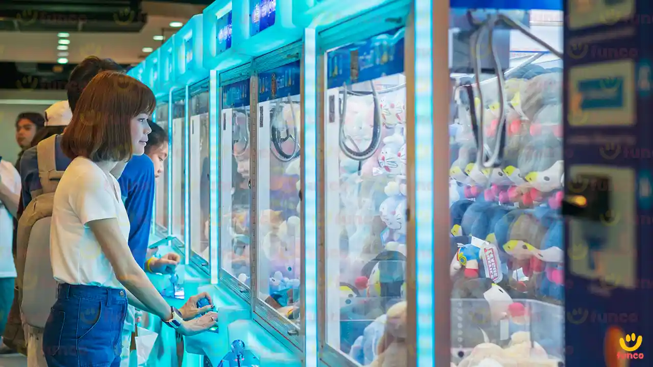 Best Claw Machine Rental in Singapore [2024] | FunCo