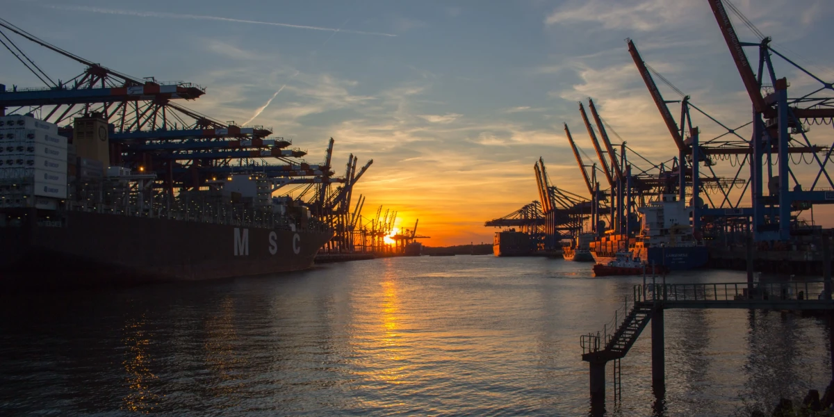Report: Ocean Carrier Reliability Drops While Freight Rates Increase ...