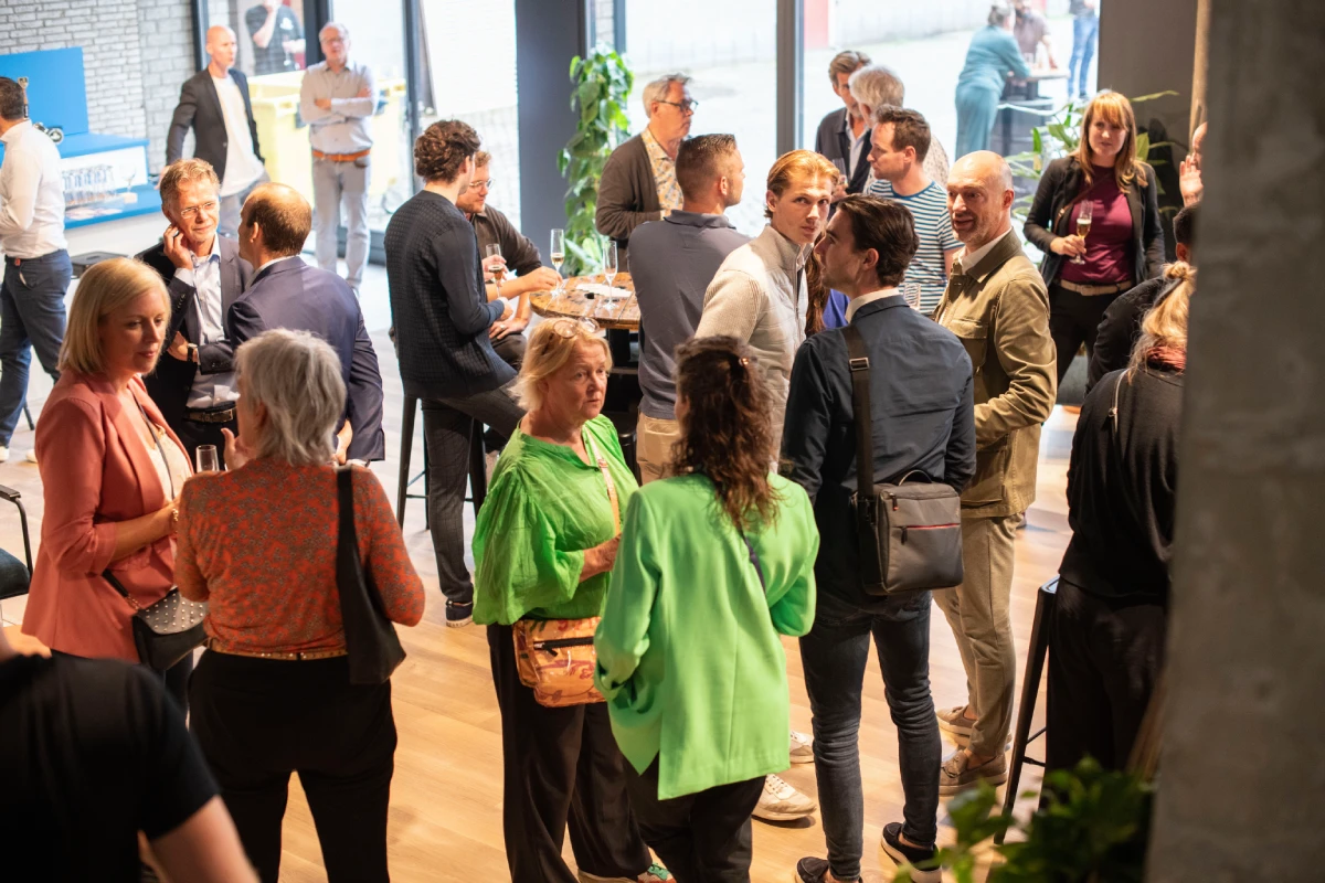 Microstad | Over Microstad