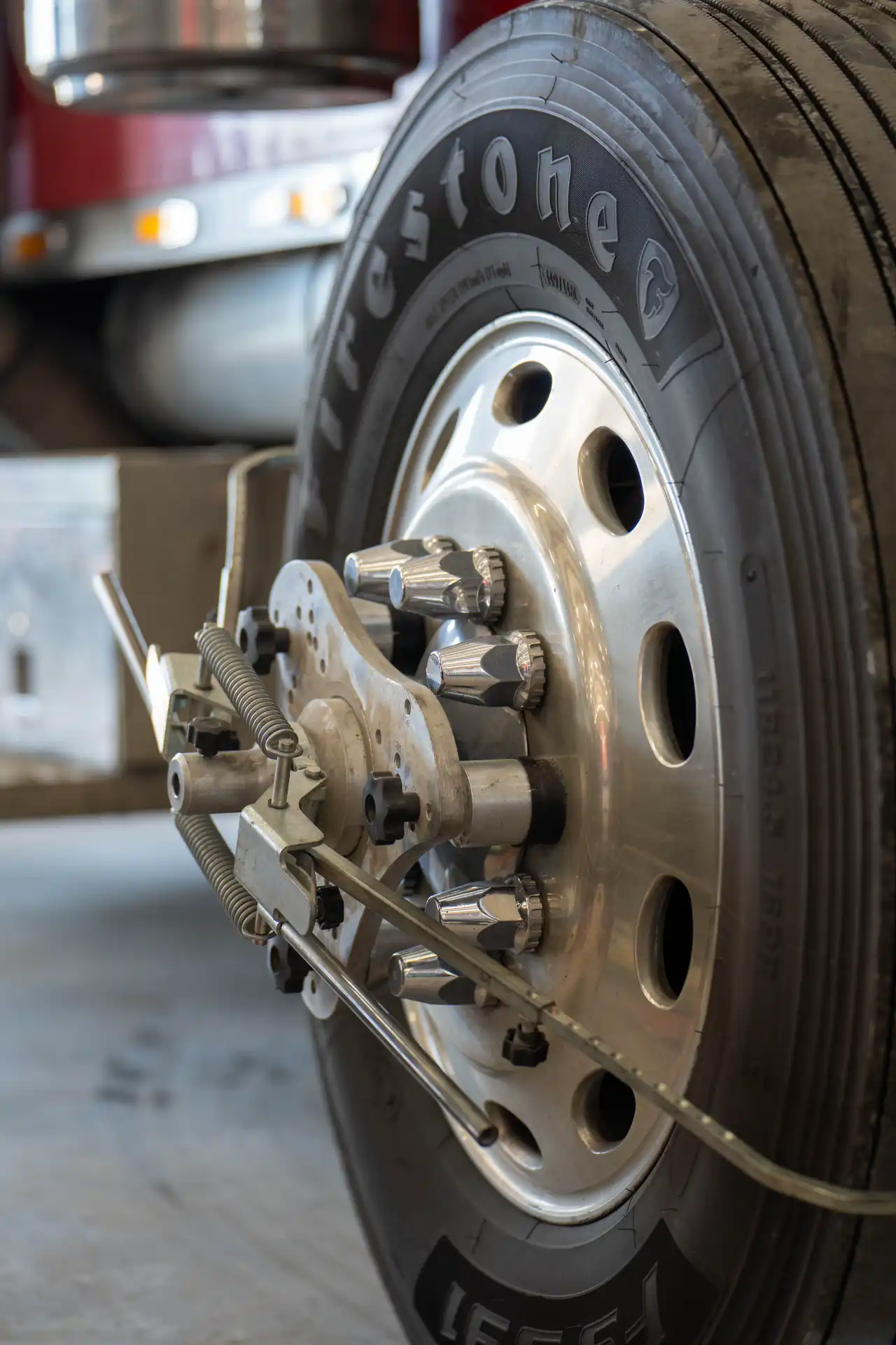 Choose the Right Tire Alignment Shop for Your Heavy-Duty Fleet