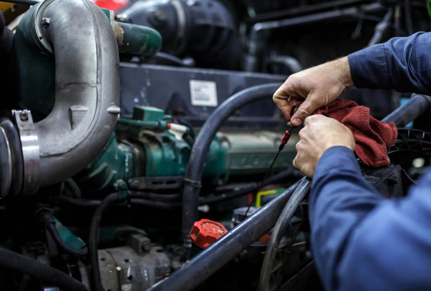 Truck Oil & Fluid Repair Services in Newark, NJ | EZ