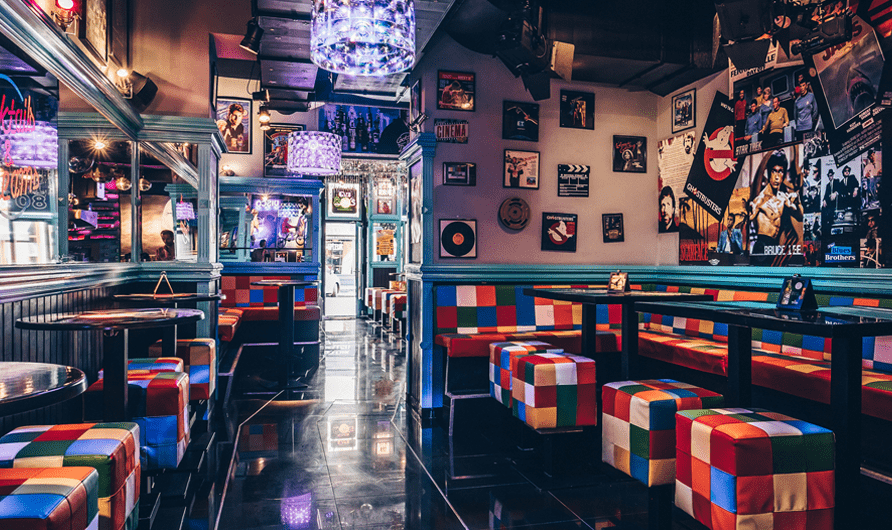 Cafe 80s — Bar & Pub by Vale Casa