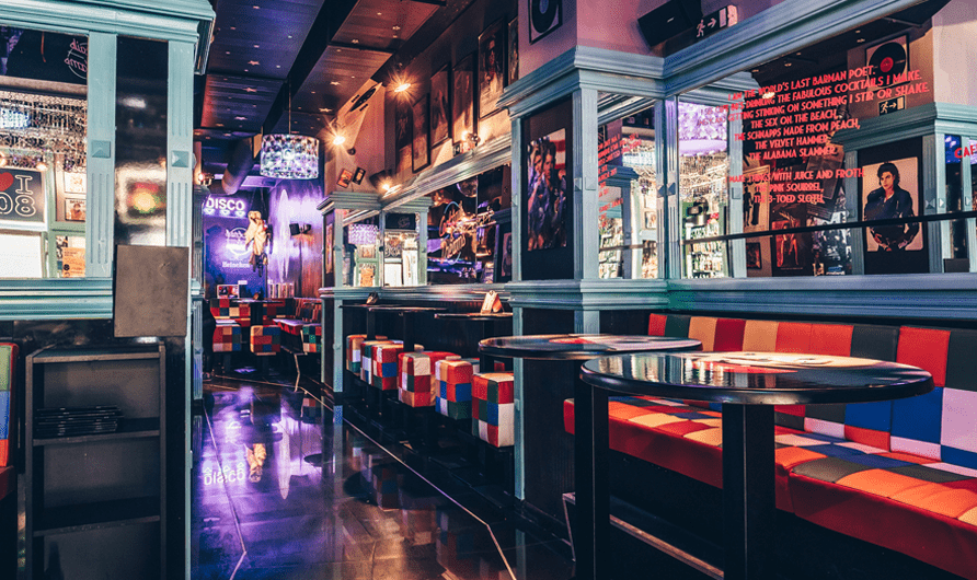 Cafe 80s — Bar & Pub by Vale Casa