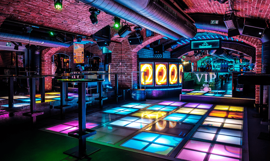 Cafe 80s — Bar & Pub by Vale Casa