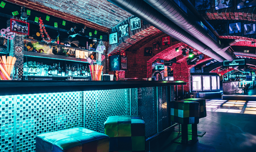 Cafe 80s — Bar & Pub by Vale Casa